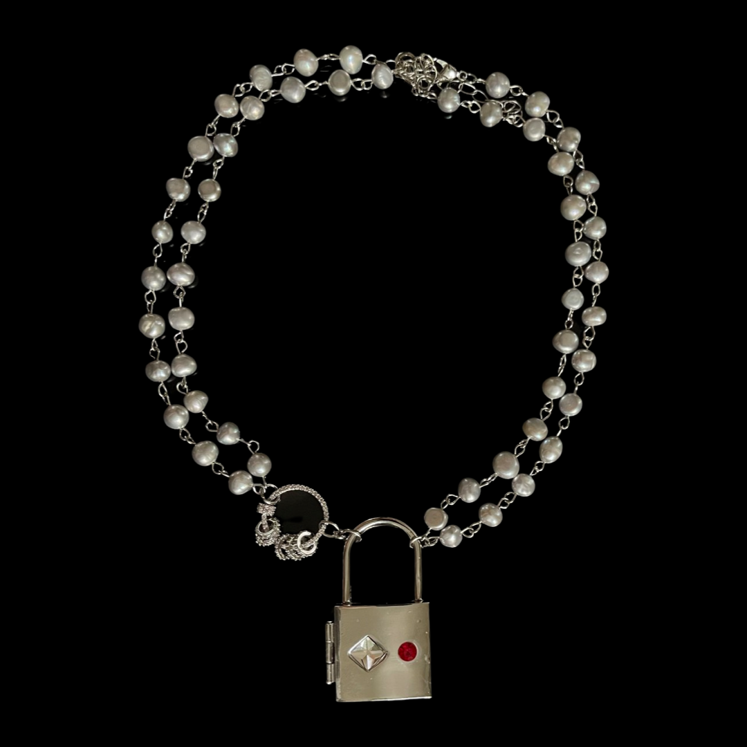 Mirror Locket – Twelve
